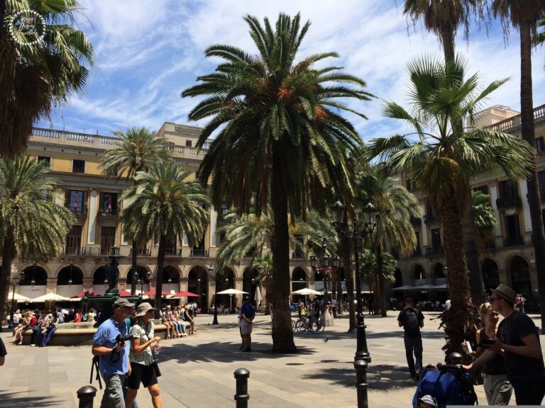 La Plaza Real - Elegancia y belleza. - Magic Dreams Barcelona