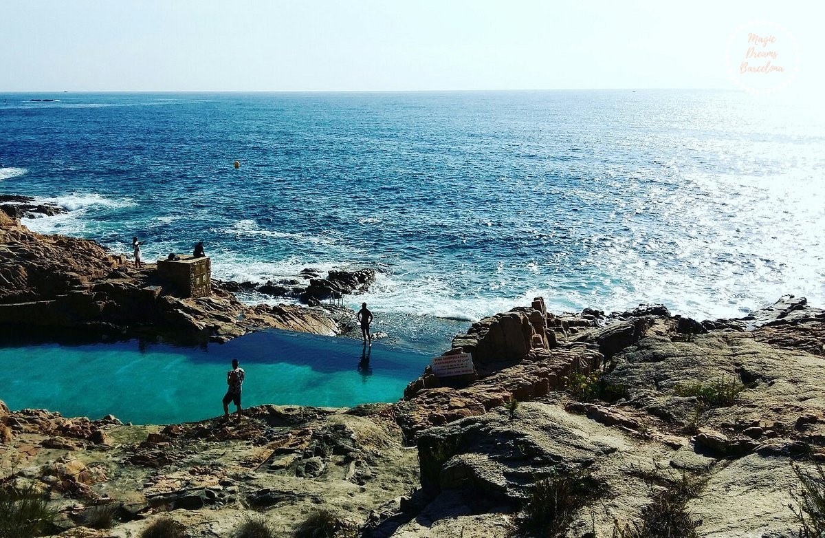 Begur - Rincones mágicos de agua azul turquesa, en el corazón del Baix ...